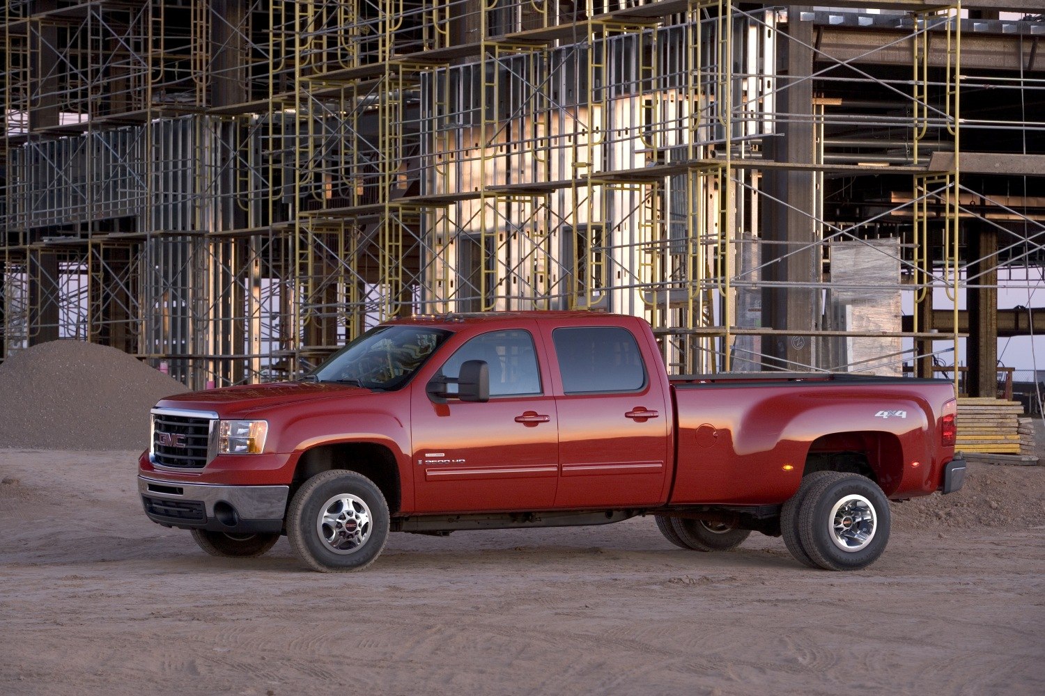GMC Sierra 3500HD III (GMT900) Crew Cab Long Box 6.6 Duramax TD V8 (365 ...